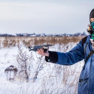 How to Fly a Drone in the Snow (10 Tips for Safe Flights) – Droneblog