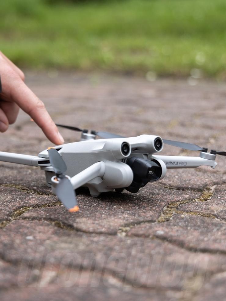 DJI Mini 3 Pro – How to Connect to the Controller - Droneblog