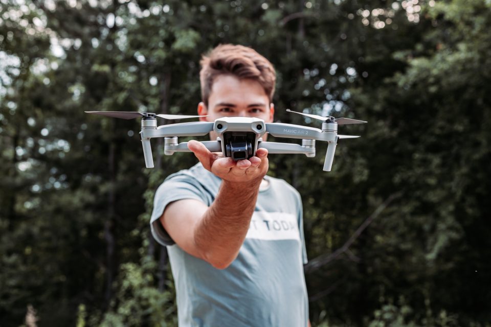 How to Hand Launch / Land a DJI Drone (Step-by-Step Guide) - Droneblog