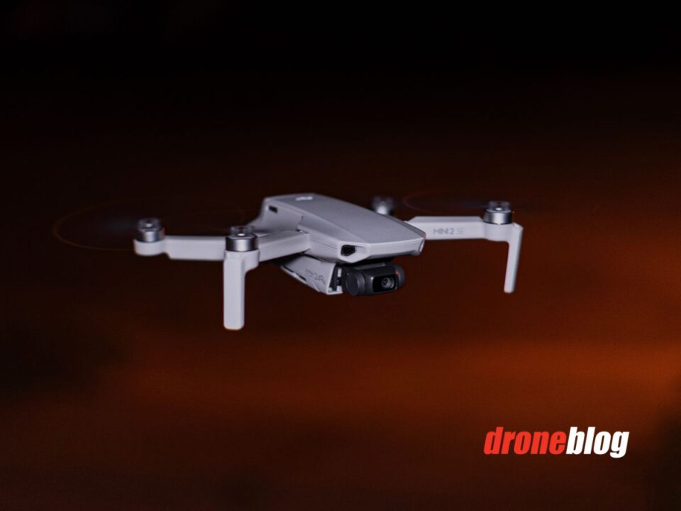 Can You Fly the DJI Mini 2 SE at Night? (Explained for Beginners) - Droneblog